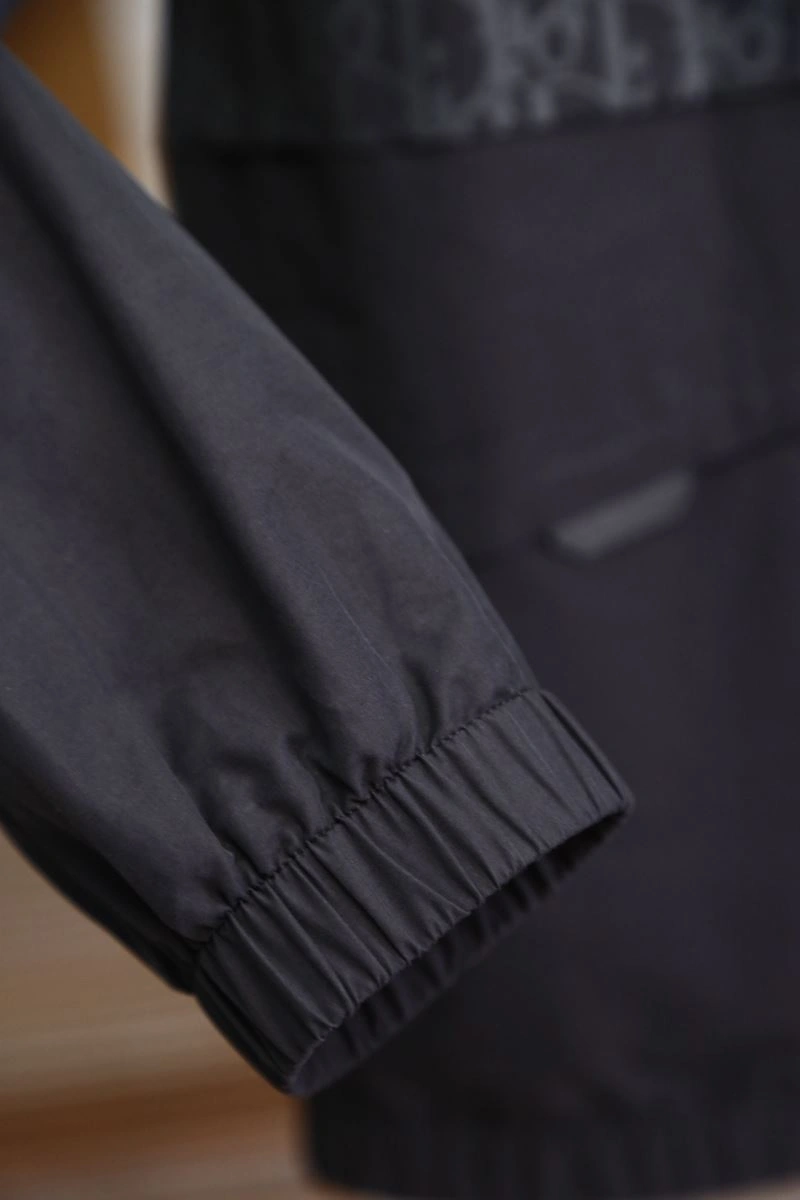 Low-cost Gucci Outwear