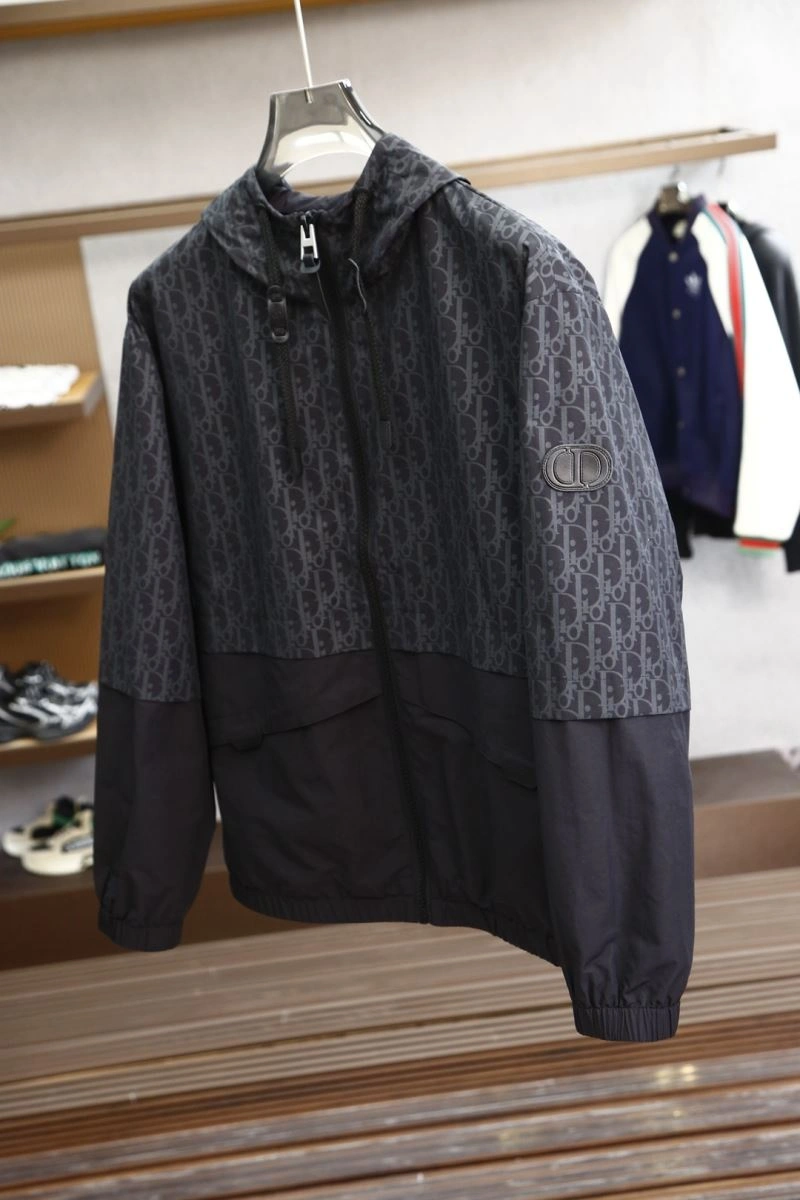 Low-cost Gucci Outwear