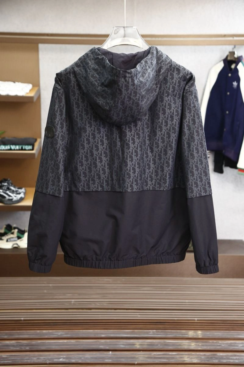Low-cost Gucci Outwear