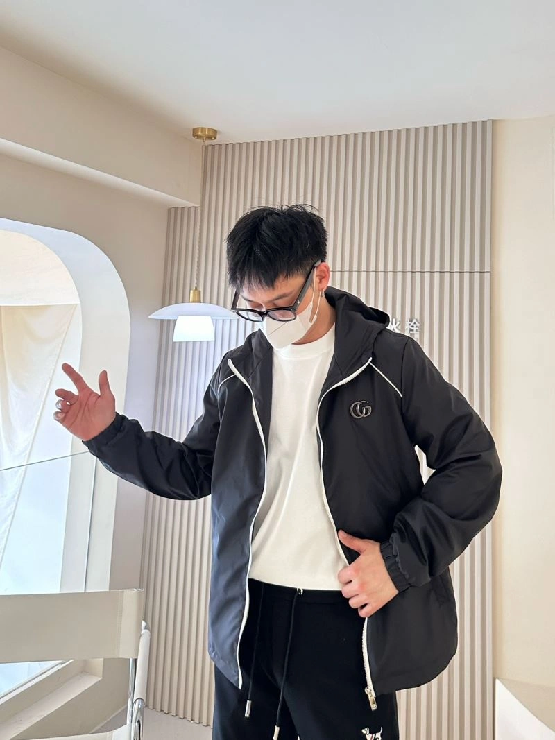 Bargain Gucci Outwear