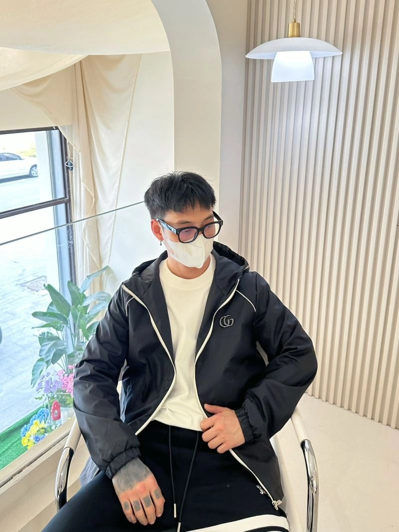 Bargain Gucci Outwear