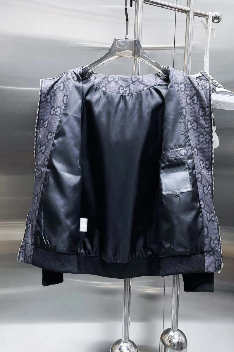 Bargain Gucci Outwear