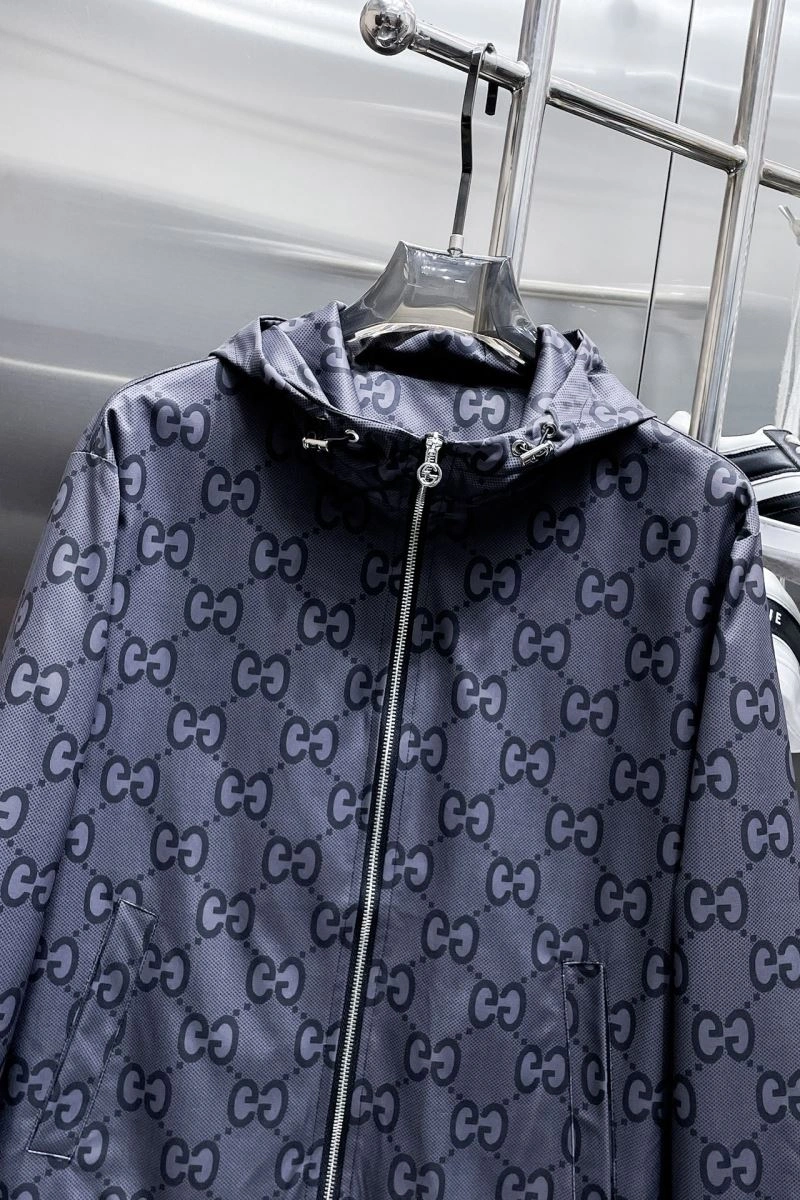 Bargain Gucci Outwear