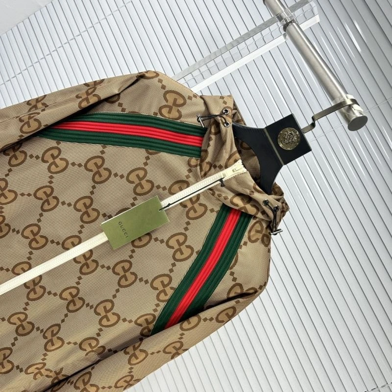 Top match Gucci Outwear