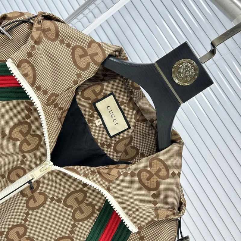 Top match Gucci Outwear
