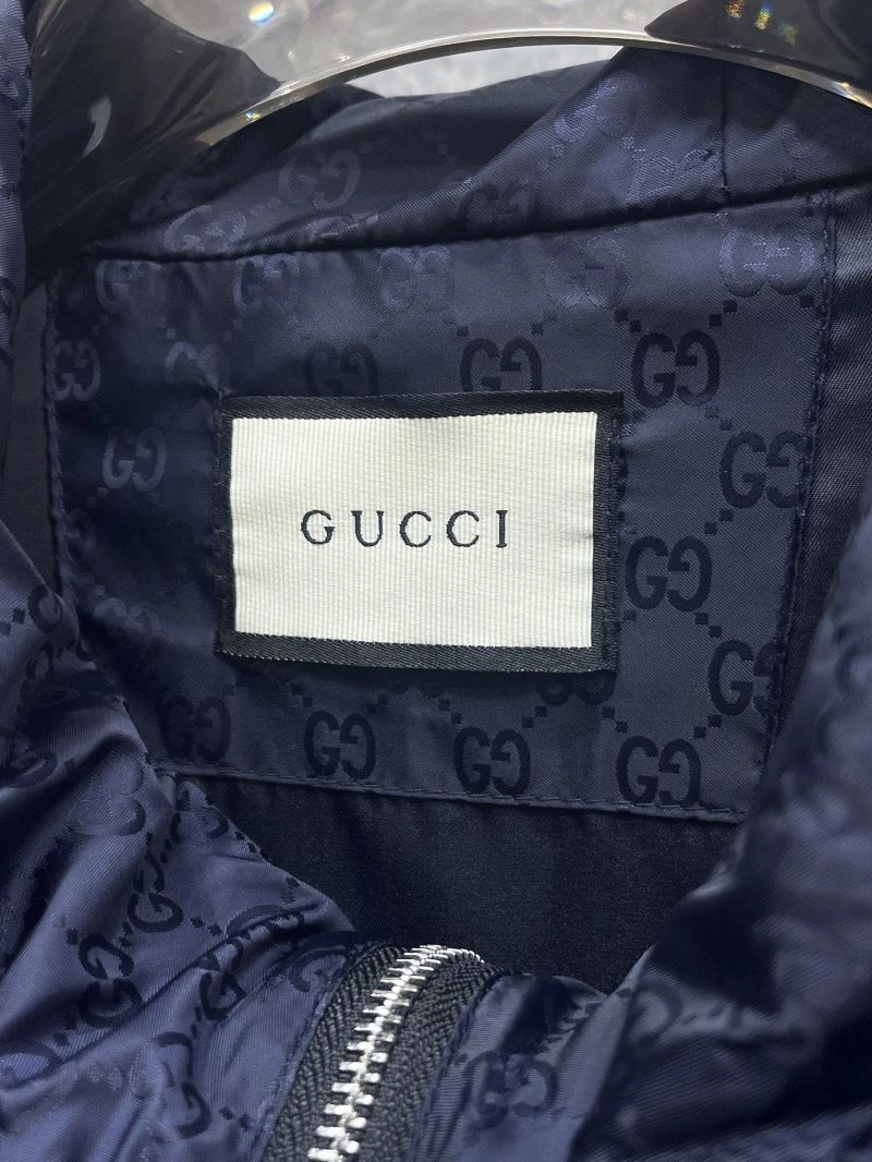 Bargain Gucci Outwear