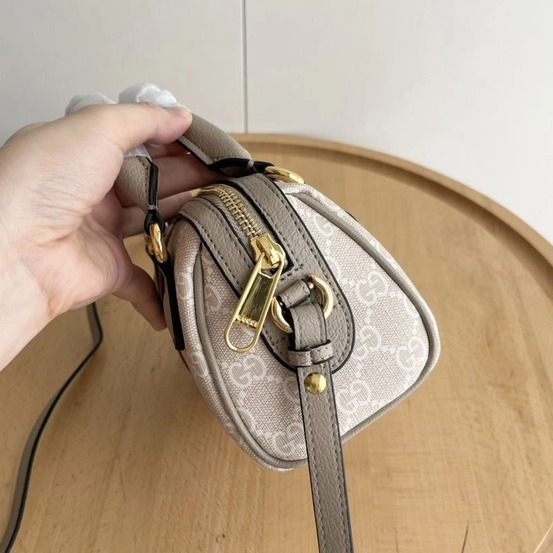 Accurate model Gucci Pillow Bags