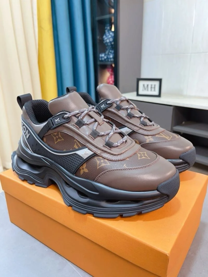 Accurate model Gucci Rhyton Shoes