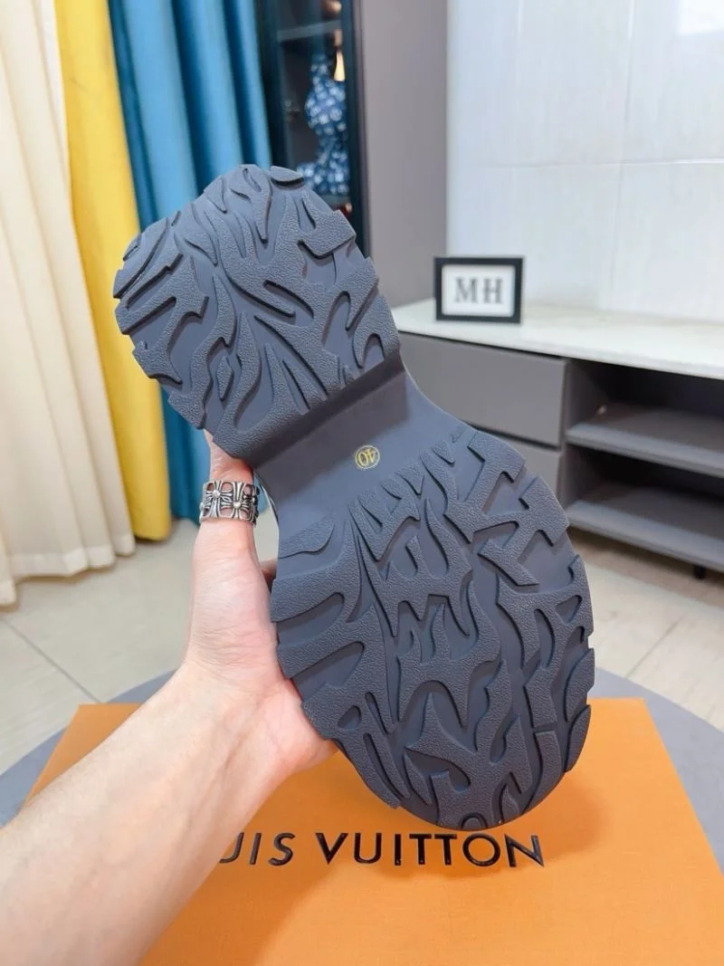 Accurate model Gucci Rhyton Shoes