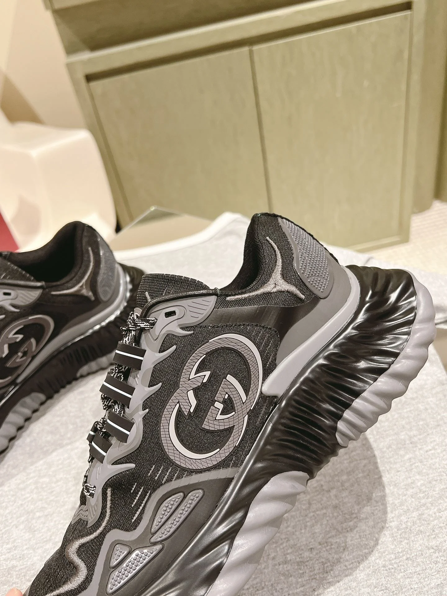 Exact replica Gucci Rhyton Shoes