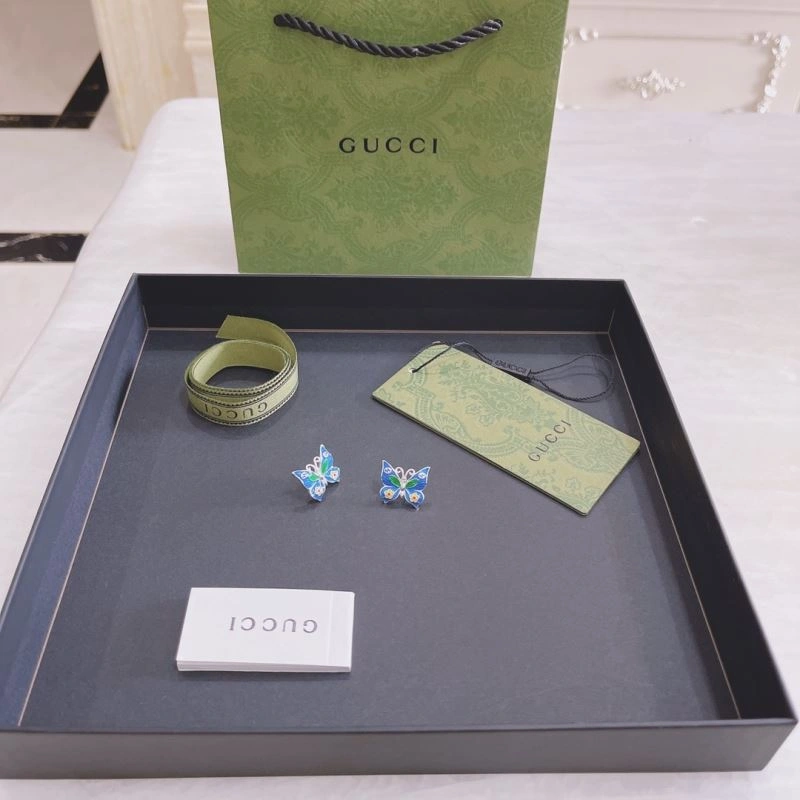 Indistinguishable Gucci Rings