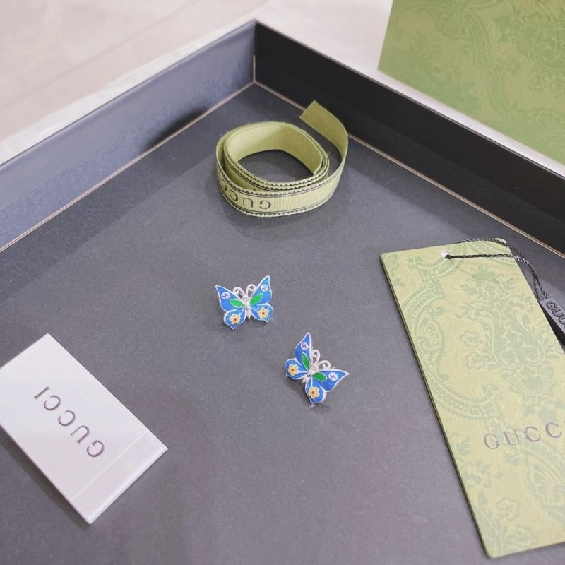 Indistinguishable Gucci Rings