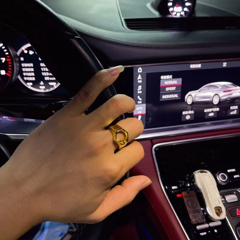 Indistinguishable Gucci Rings