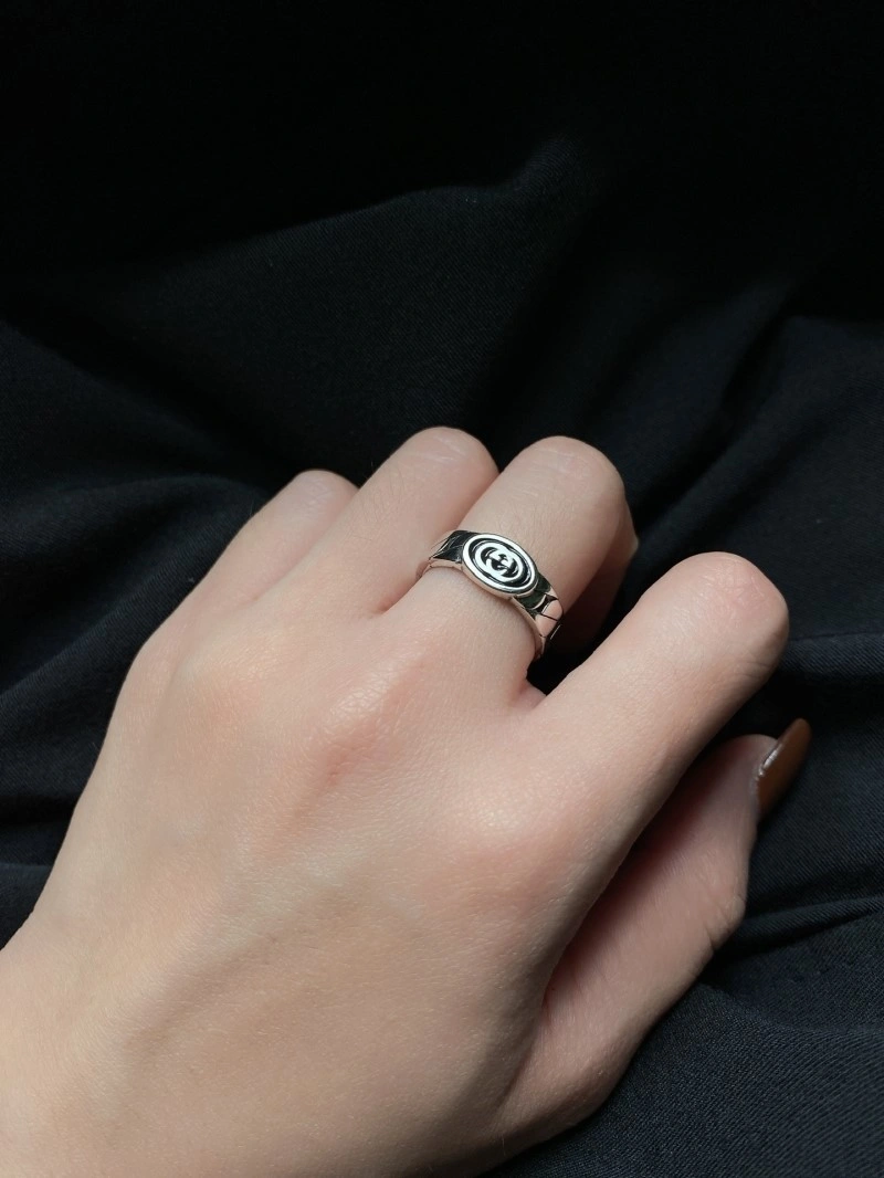Indistinguishable Gucci Rings