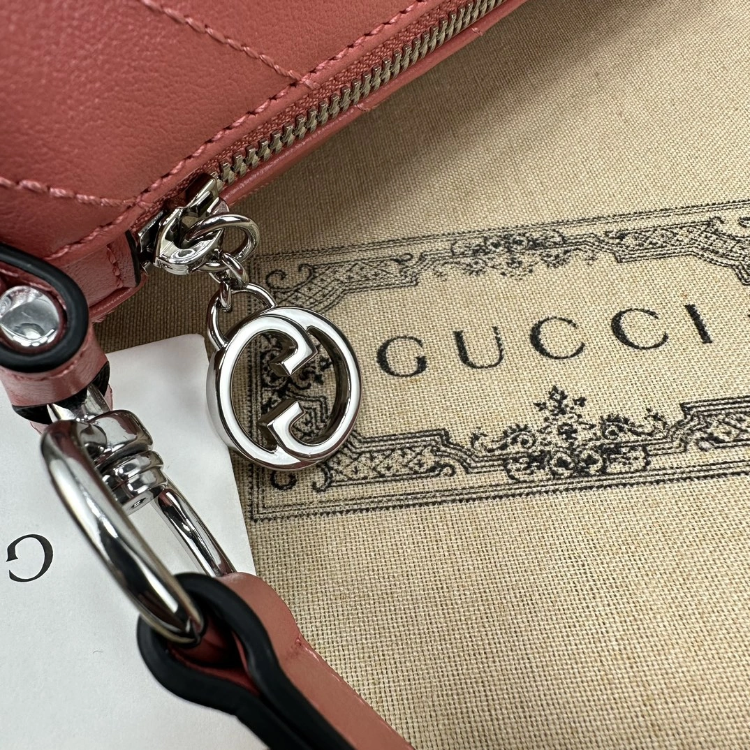 Indistinguishable Gucci Round Bags
