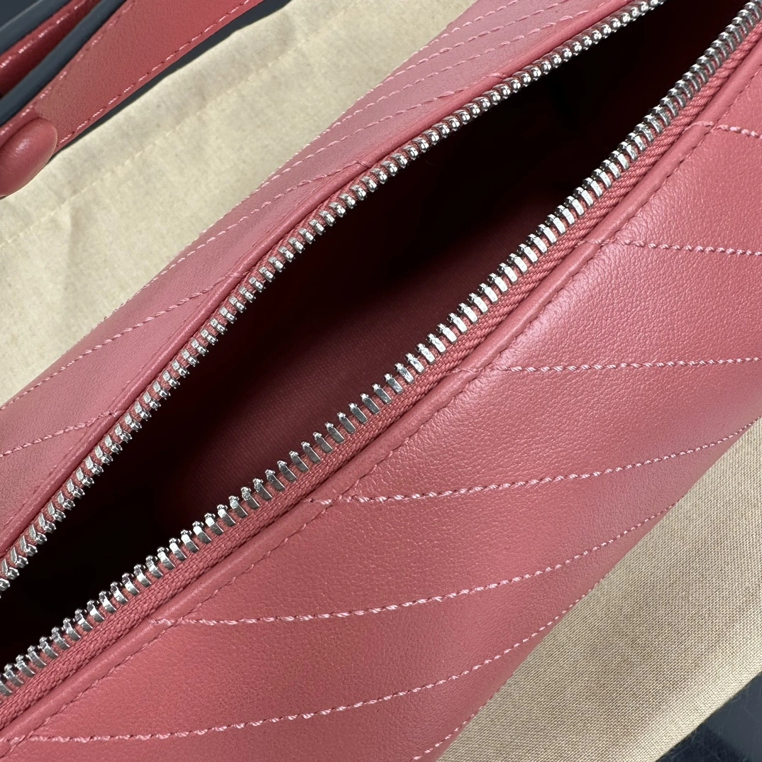 Indistinguishable Gucci Round Bags