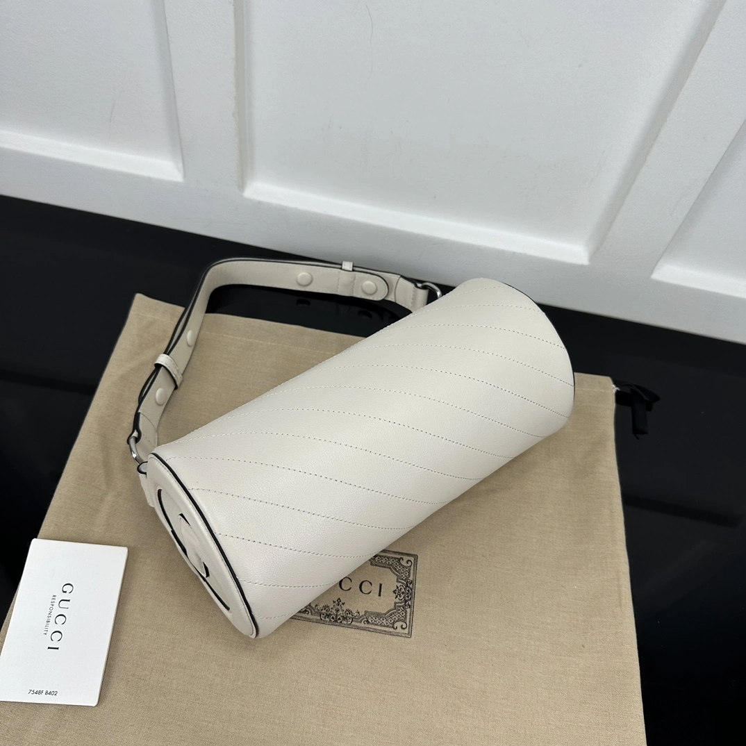 Accurate model Gucci Round Bags