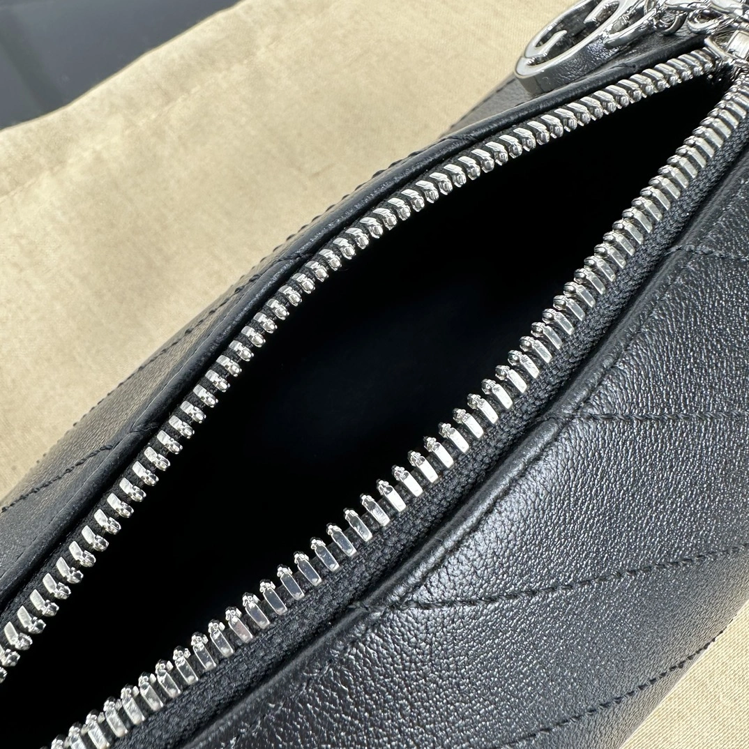 Cut-rate Gucci Round Bags