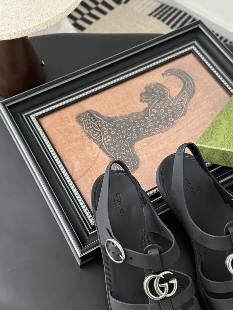 Top mirror Gucci Sandals