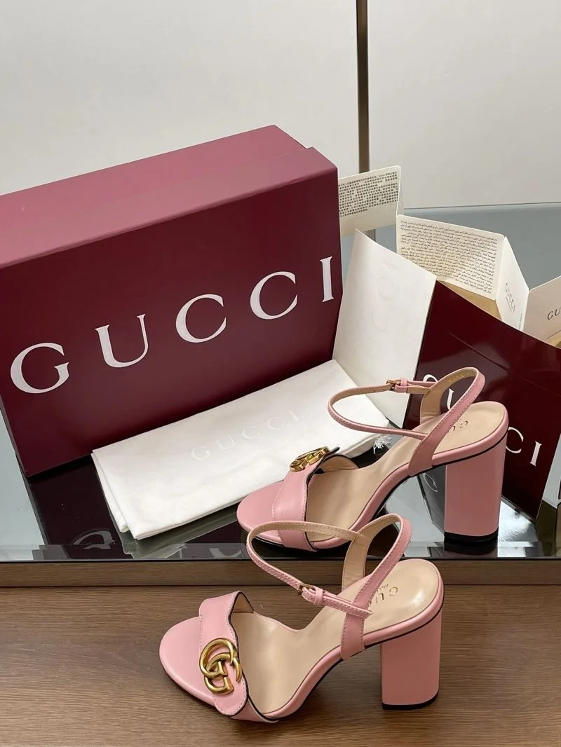 Top match Gucci Sandals