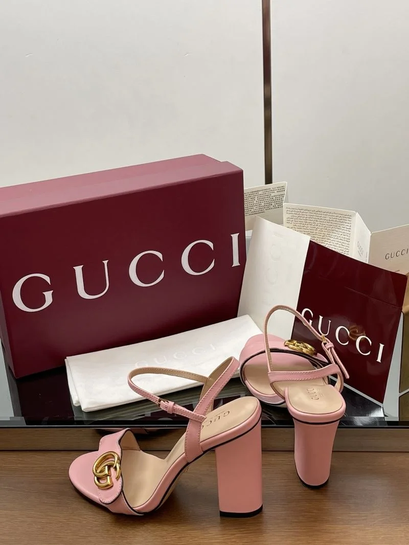 Top match Gucci Sandals