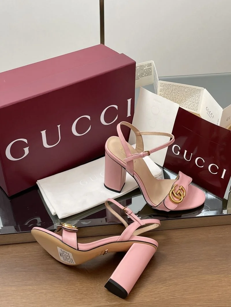 Top match Gucci Sandals
