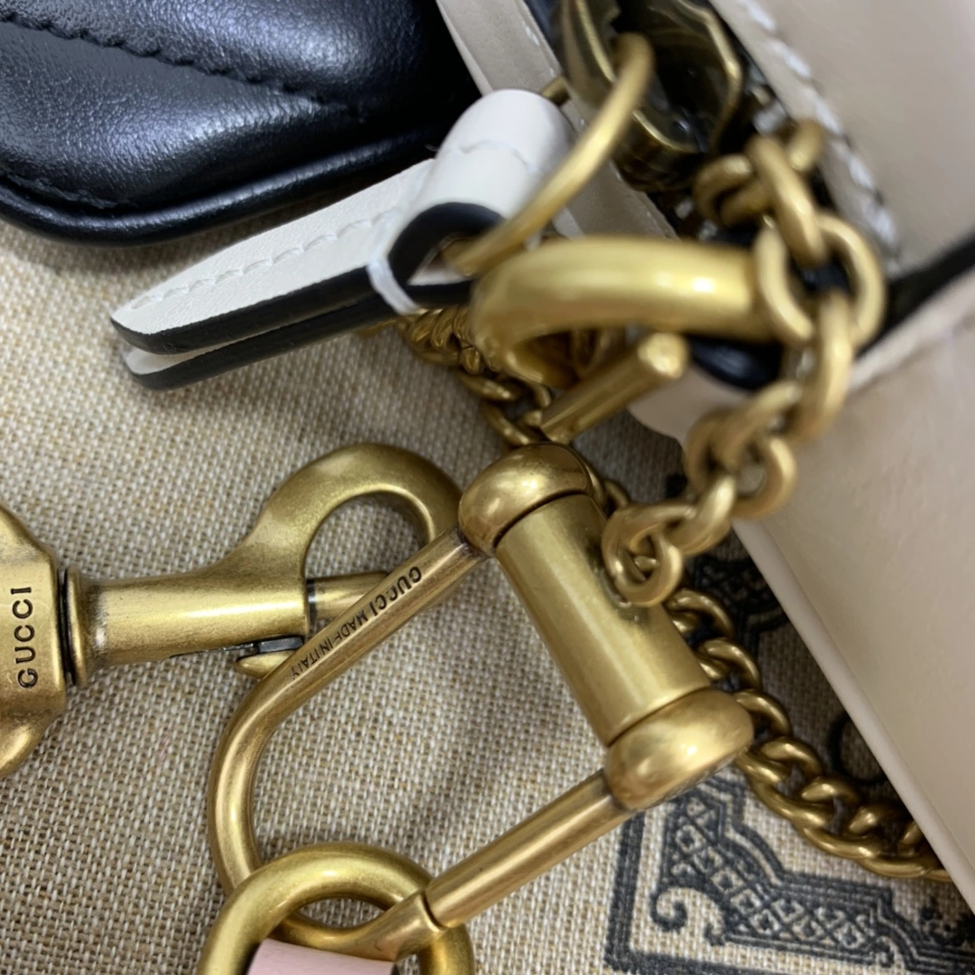 Accurate model Gucci Satchel Bags