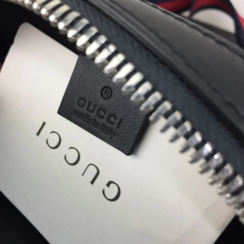 Accurate model Gucci Satchel Bags