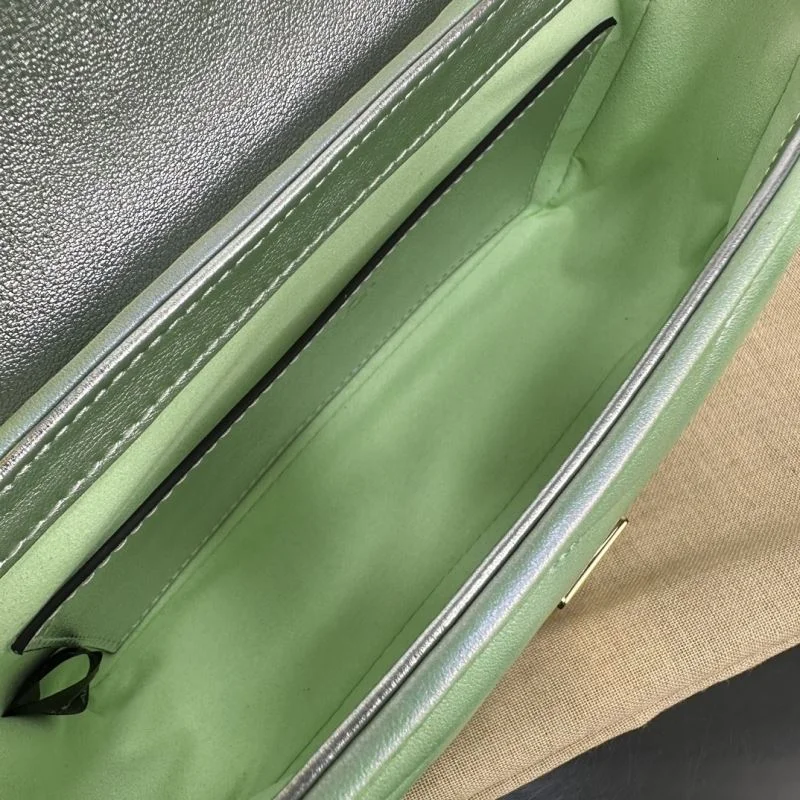 Accurate model Gucci Satchel Bags
