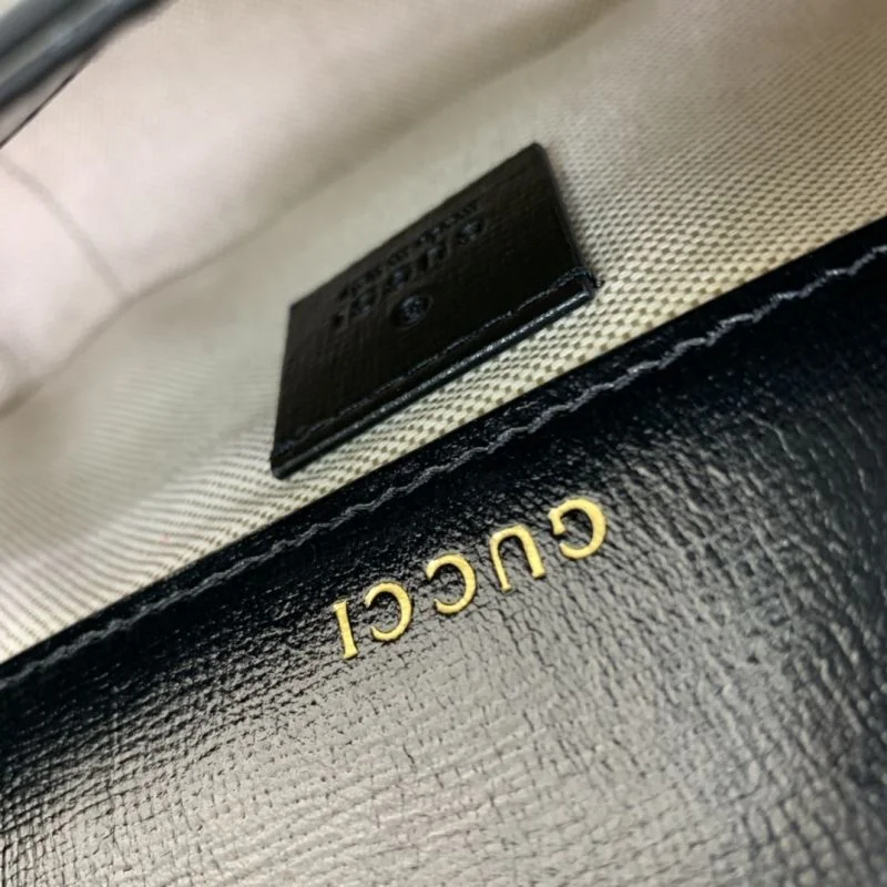 Accurate model Gucci Satchel Bags