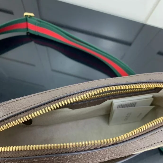 Accurate model Gucci Satchel Bags
