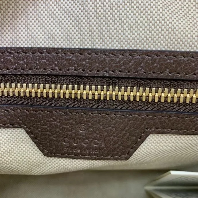 Accurate model Gucci Satchel Bags