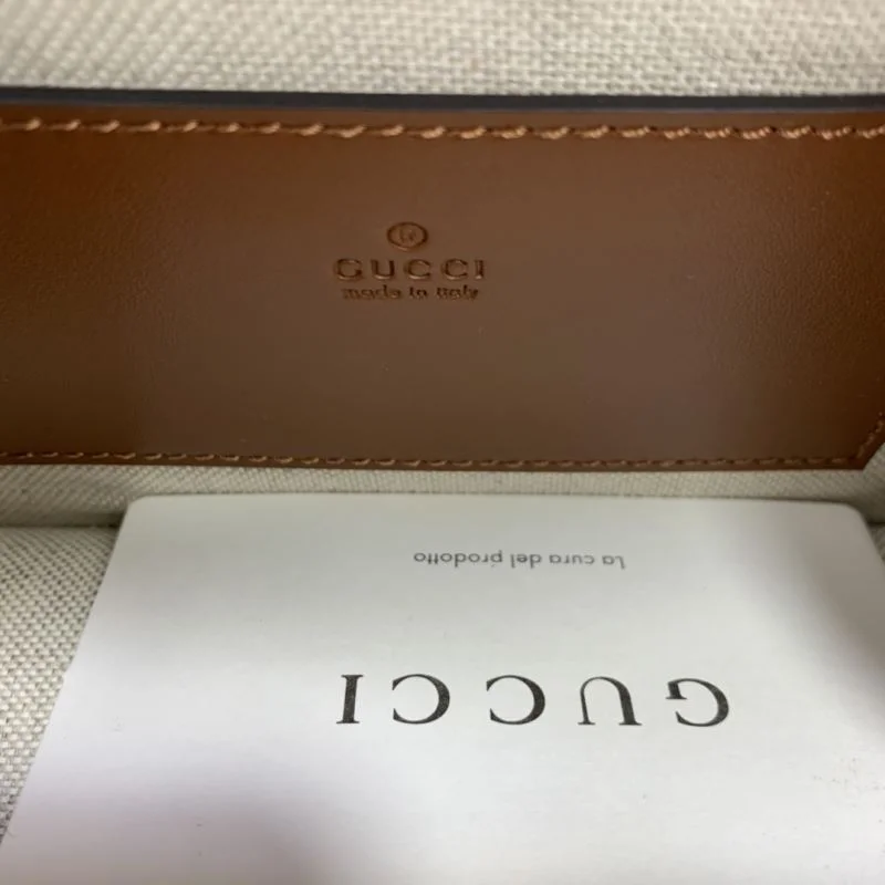 Accurate model Gucci Satchel Bags