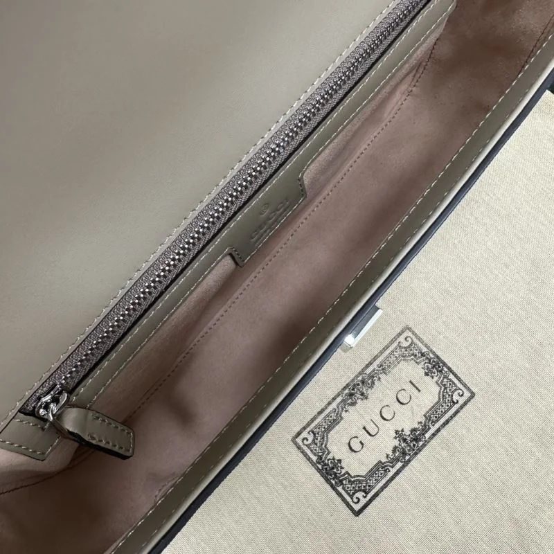 Accurate model Gucci Satchel Bags