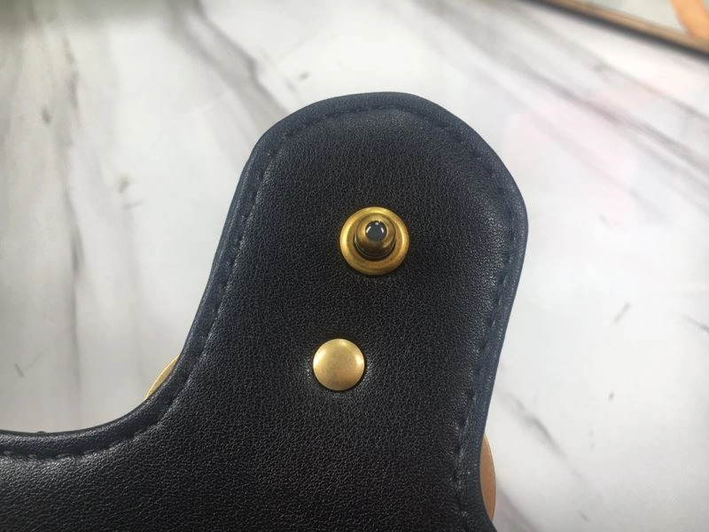 Accurate model Gucci Satchel Bags