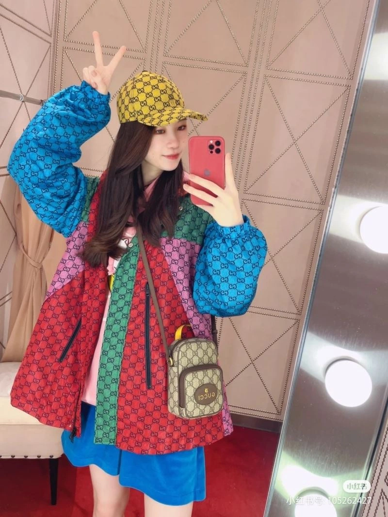 Brand-authenticated Gucci Satchel Bags