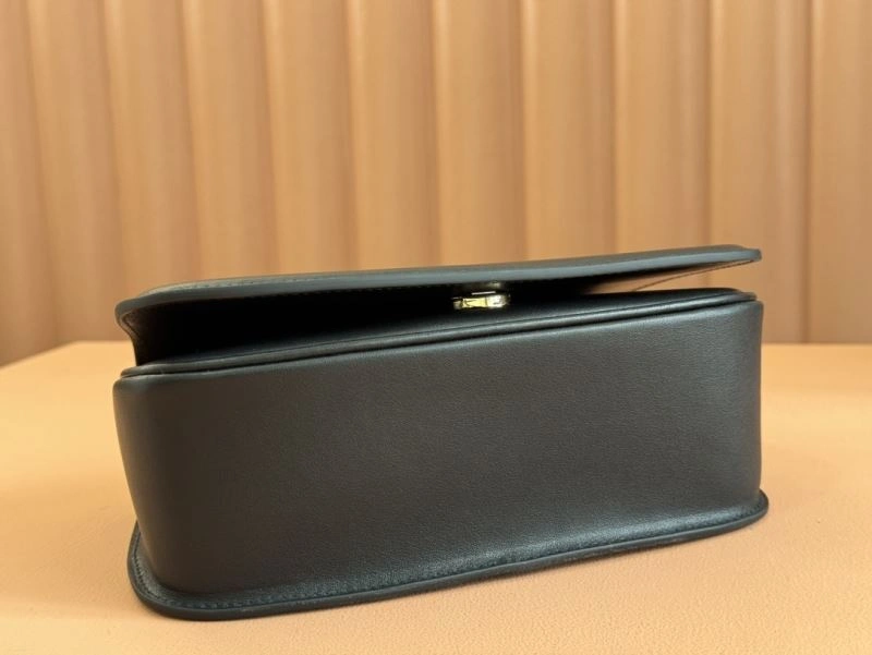 Accurate model Gucci Satchel Bags