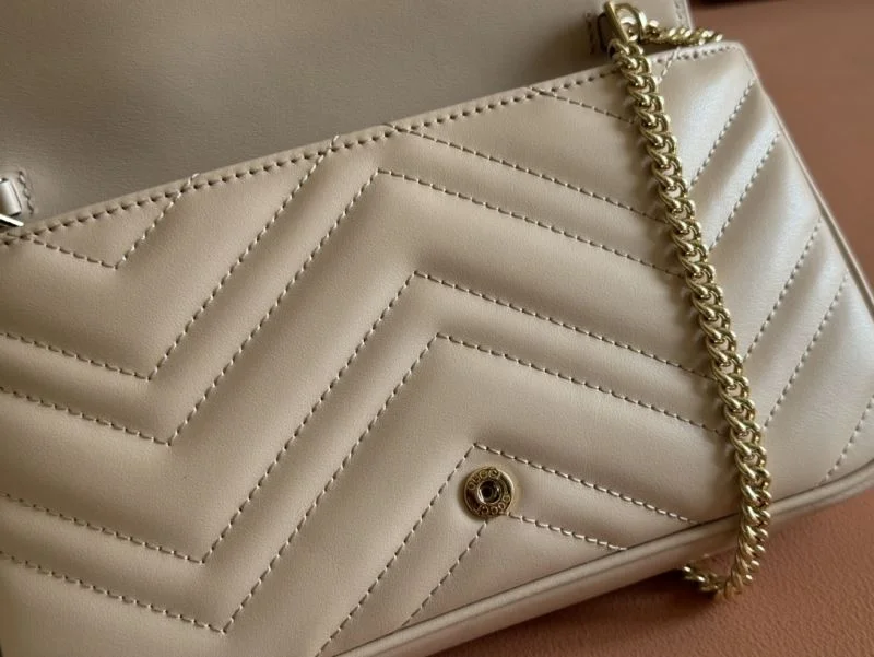 Reasonably priced Gucci Satchel Bags