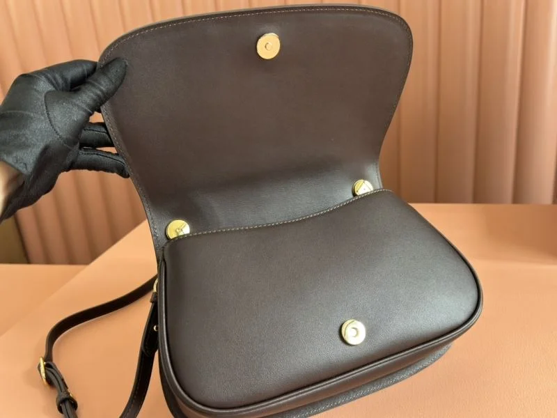 Indistinguishable Gucci Satchel Bags