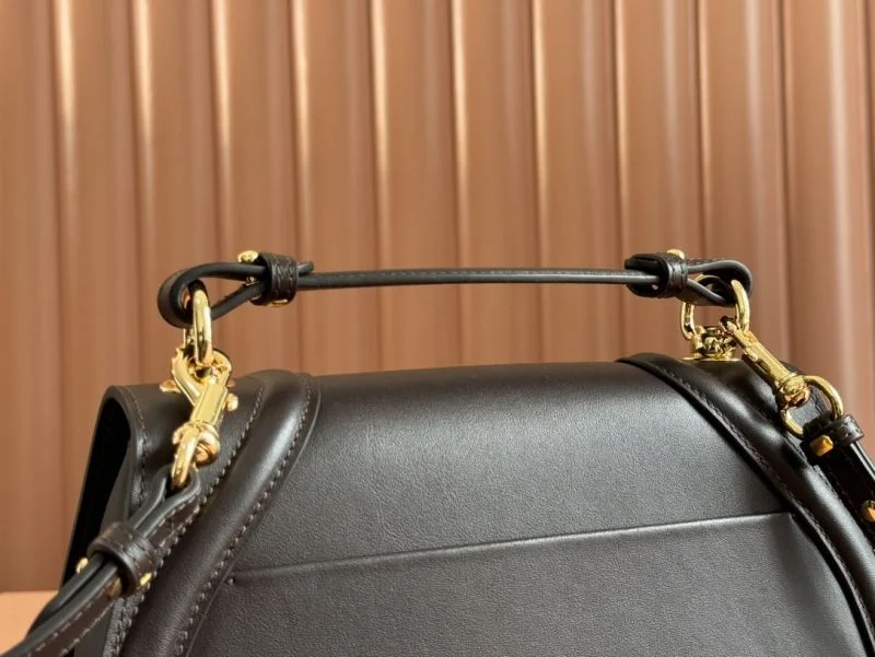 Indistinguishable Gucci Satchel Bags