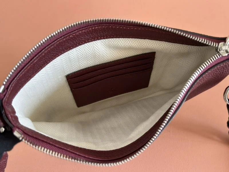 Brand-authenticated Gucci Satchel Bags