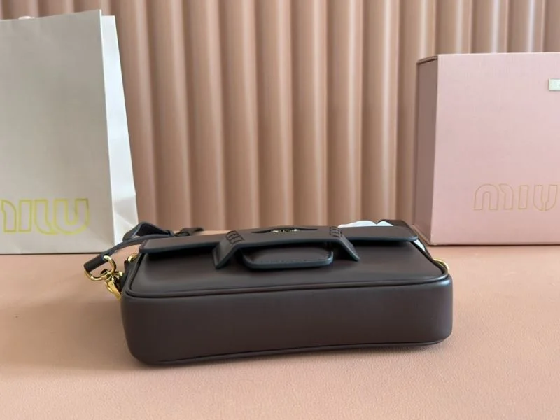 Accurate model Gucci Satchel Bags