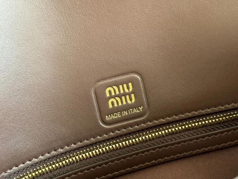 Accurate model Gucci Satchel Bags