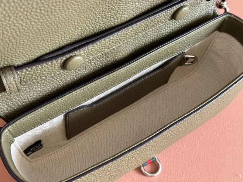 Accurate model Gucci Satchel Bags