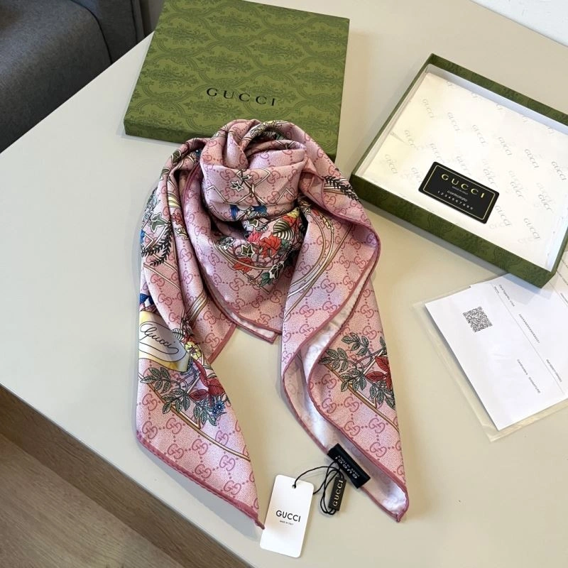 Accurate model Gucci Scarf