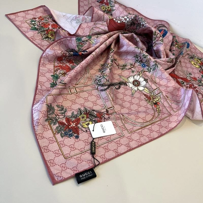 Accurate model Gucci Scarf