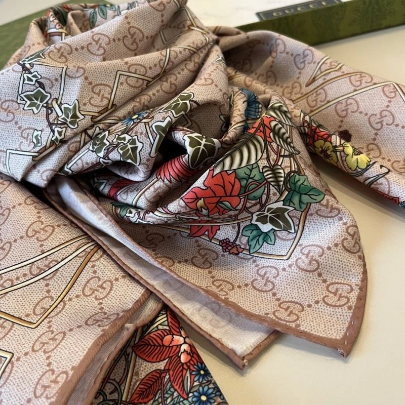 Accurate model Gucci Scarf