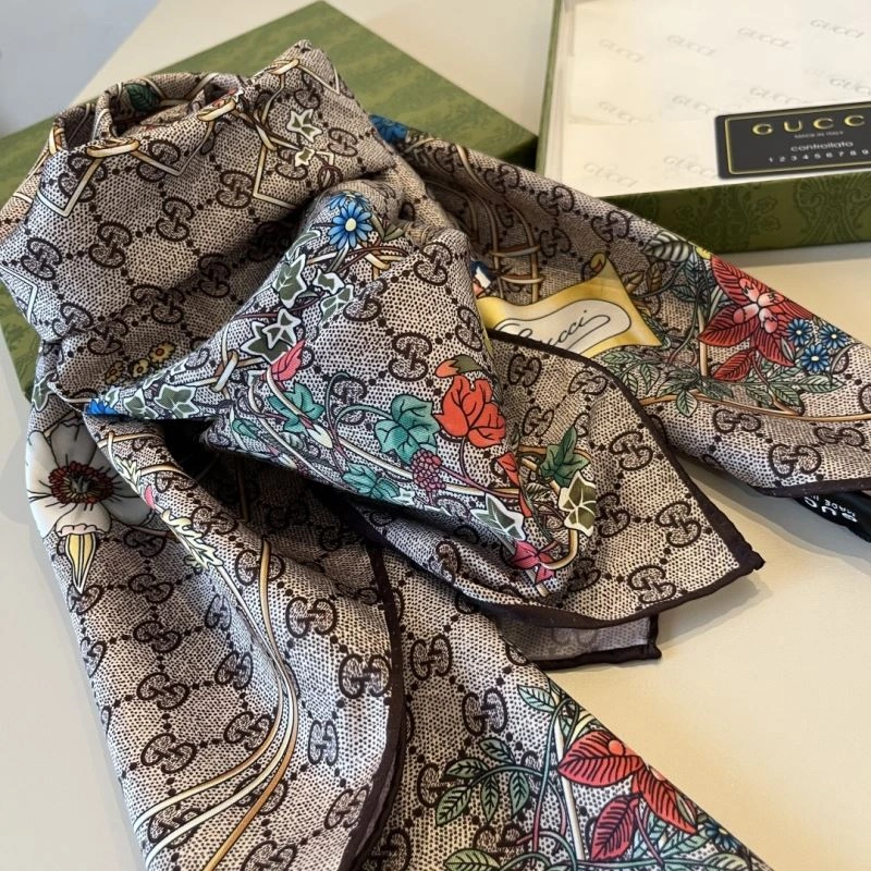 Accurate model Gucci Scarf