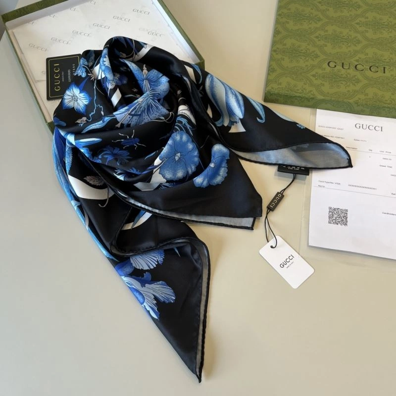 Accurate model Gucci Scarf