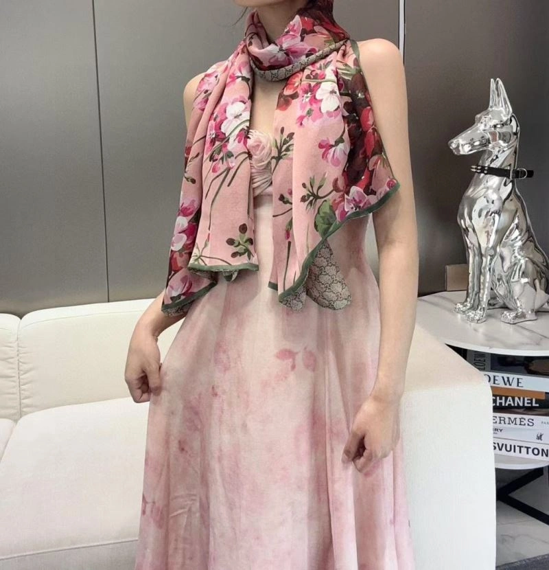 1:1 copy Gucci Scarf
